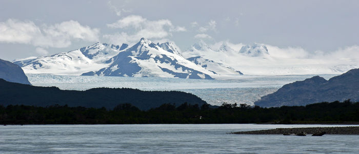 Vuelos baratos a Balmaceda con Flybondi